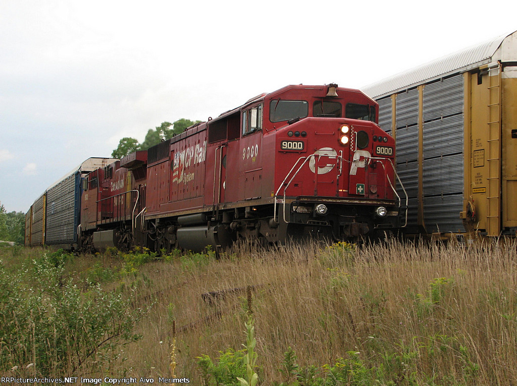 CP 9000 east at Coakley